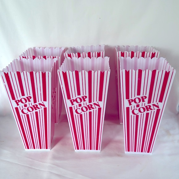 Dining | 6 Pack Gently Used Very Cute Plastic Retro Stripped Red White ...